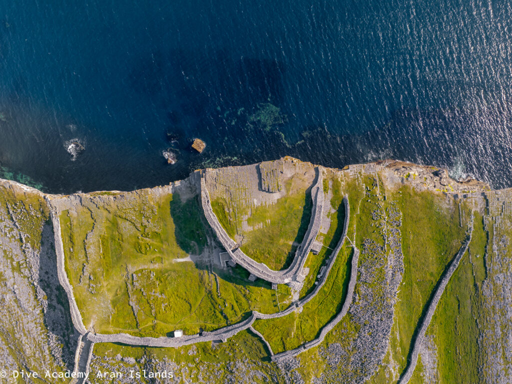 Fuerte de Dun Aengus en Inishmore • Guide-Irlande.com